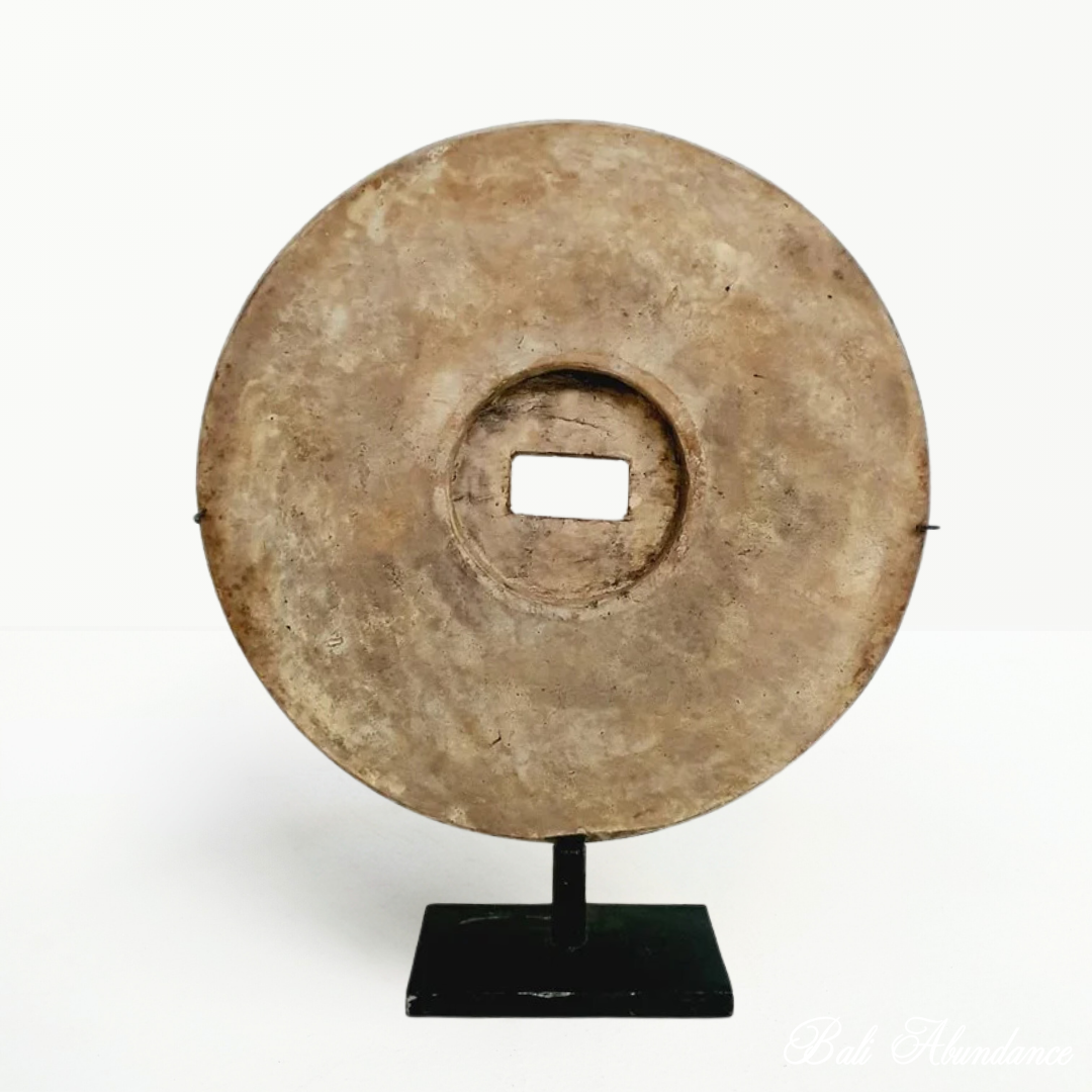 Rustic Wheel On Stand – Bali Abundance